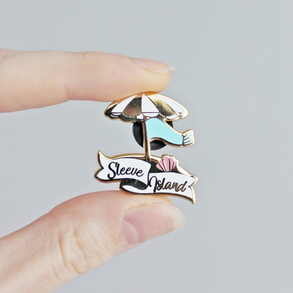 Sleeve Island Enamel Pin – Twill & Print